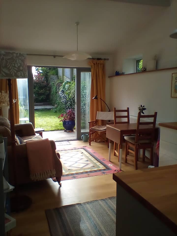 Sunny Garden Apartment - Frome