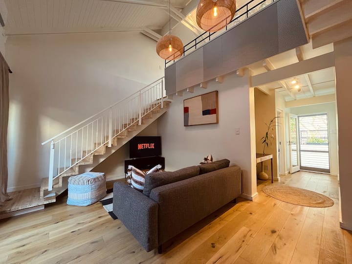 Beautiful & Modern Heritage Home - Le Cap