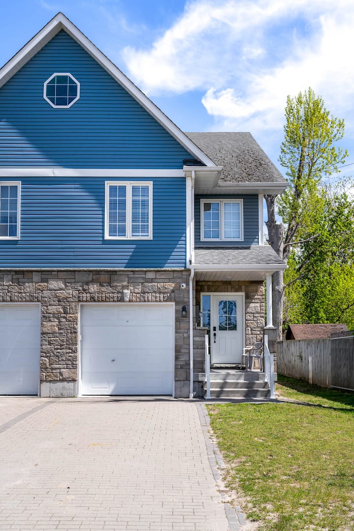 Riverside Townhouse By The Beach - Wasaga Beach