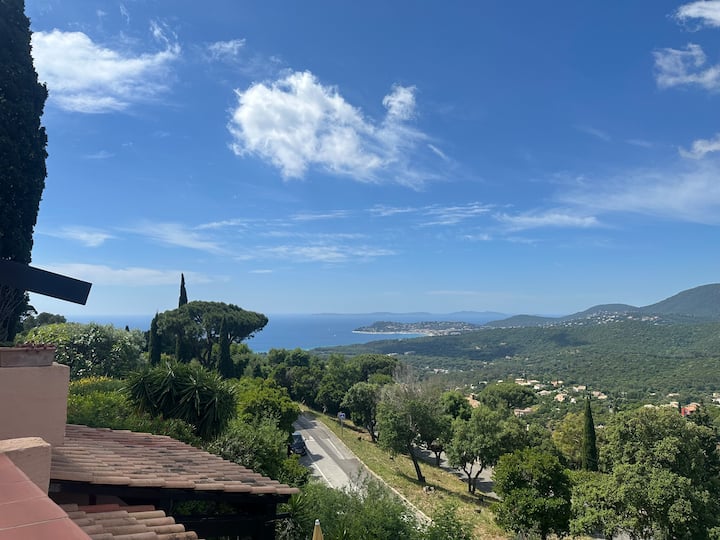 Studio ÉMeraudes – Vue Mer, Piscine & Plages - Cavalaire-sur-Mer