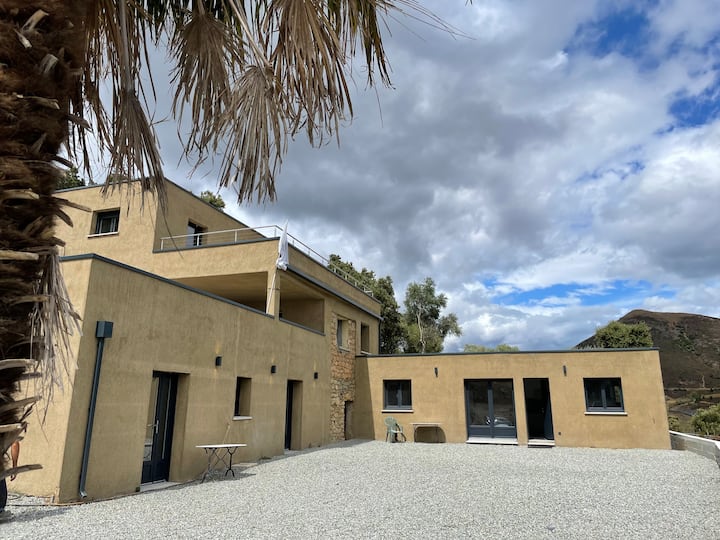 Maison De 4 Appartements Indépendants Et Piscine - Corte