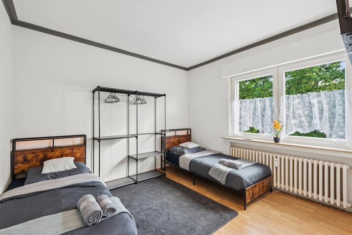 Ideal Für Monteure/messegäste, 3 Zimmer, 6 Betten - Velbert