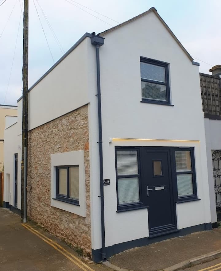 Self-contained Modern Cosy Seaside Retreat - Torquay