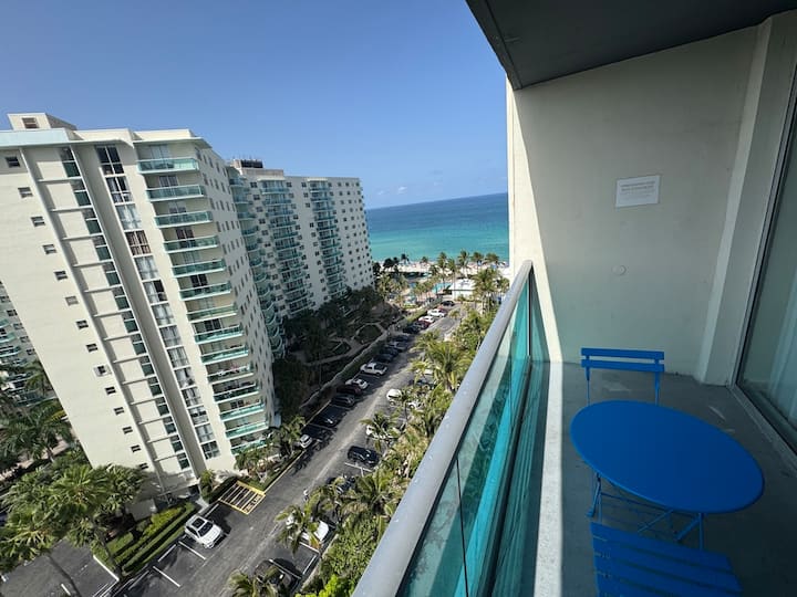 Oceanfront Condo Hollywood Beach - Hollywood, FL