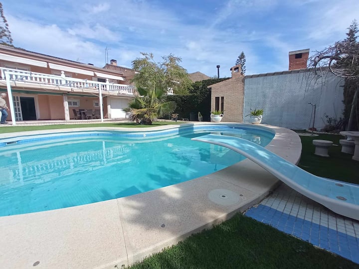 Chalet Con Piscina Privada - Mazarrón