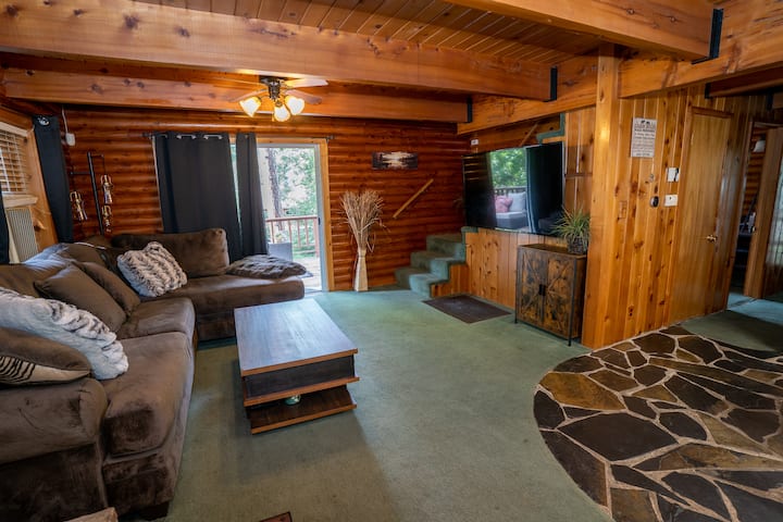 Cinnamon Bear Cabin Bass Lake - Bass Lake, CA