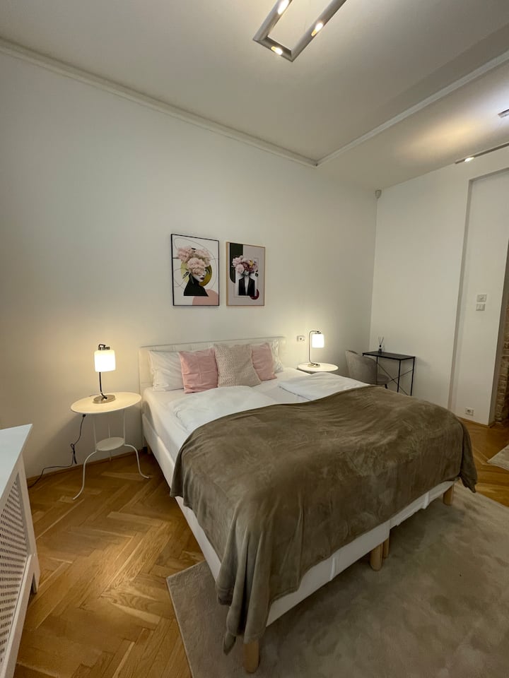 Spacious Apartment Managed By Bltg Hotel - Budapest