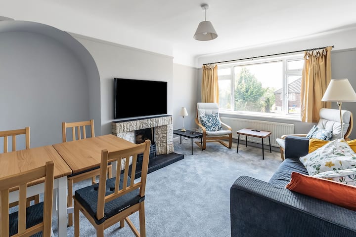 Leatherhead. Surrey Maisonette - Epsom