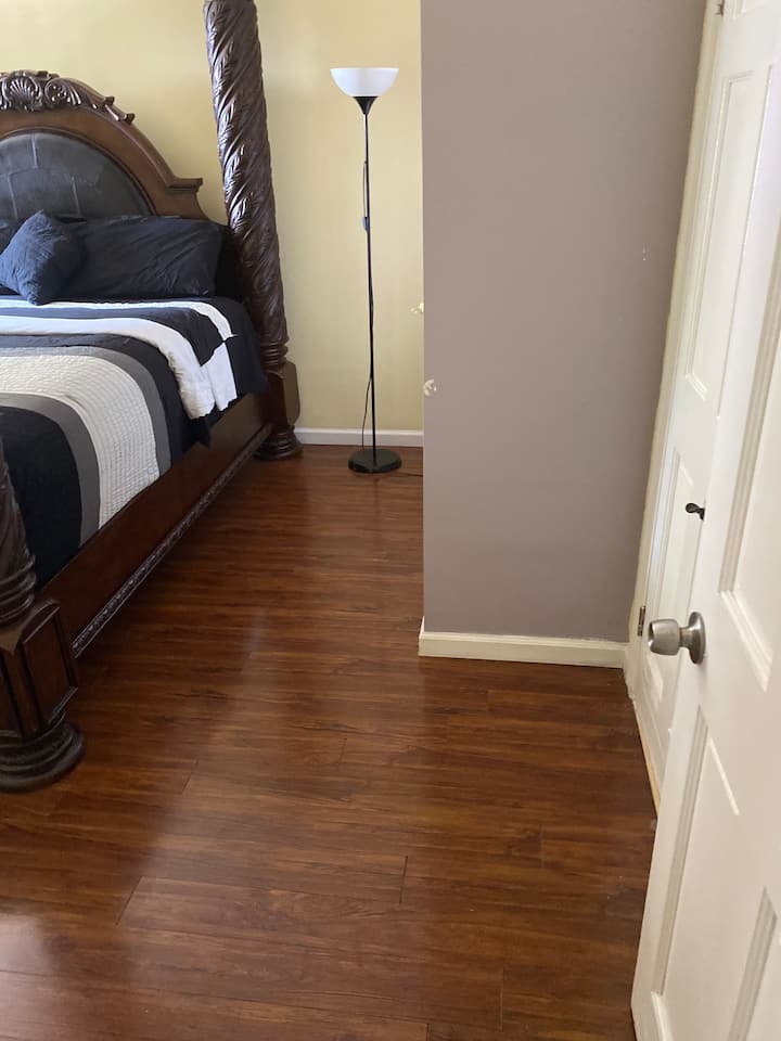 Executive Style 1 Bedroom Plus - Paterson, NJ