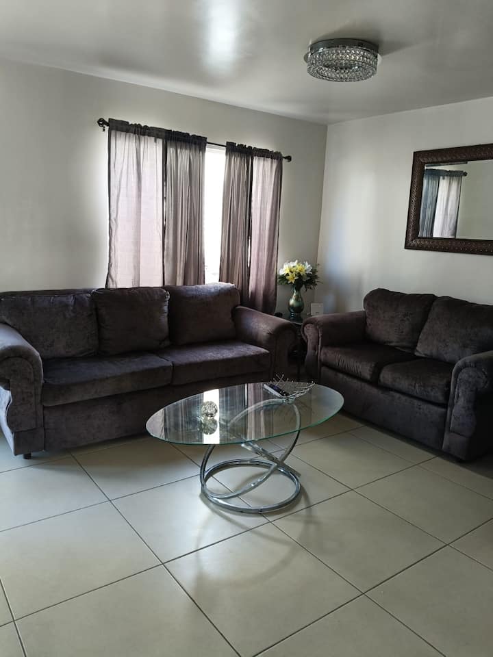 Hermosa Casa En Zona Exclusiva - Ensenada