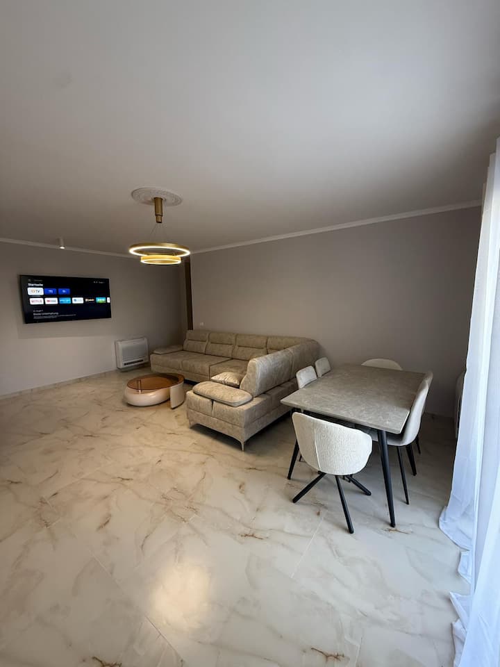 3-room Apartment 50m From Sea - Durrës