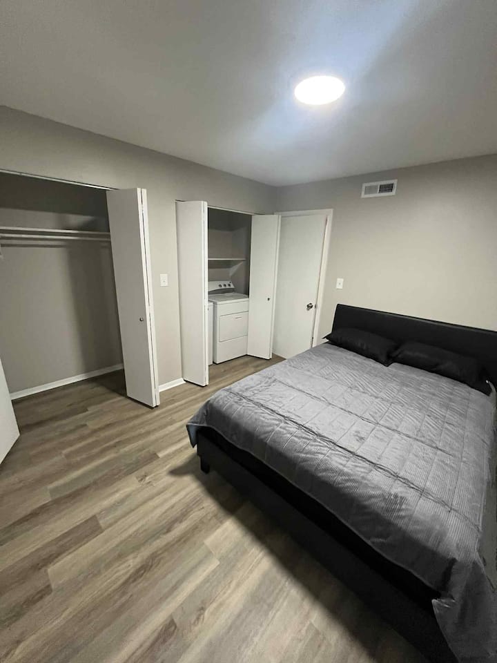 Urban Launch Huntsville-d, 2 Br, 1rr(upstairs) - Huntsville, AL