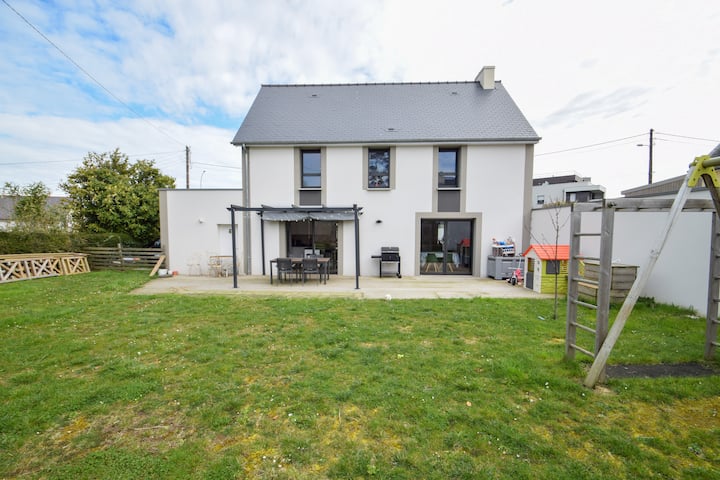 Maison Familiale Avec Jardin, Terrasse Et Confort - Saint-Malo