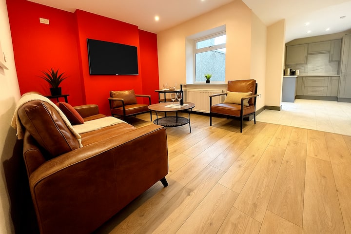 6 Private Rooms For Workers - Derry