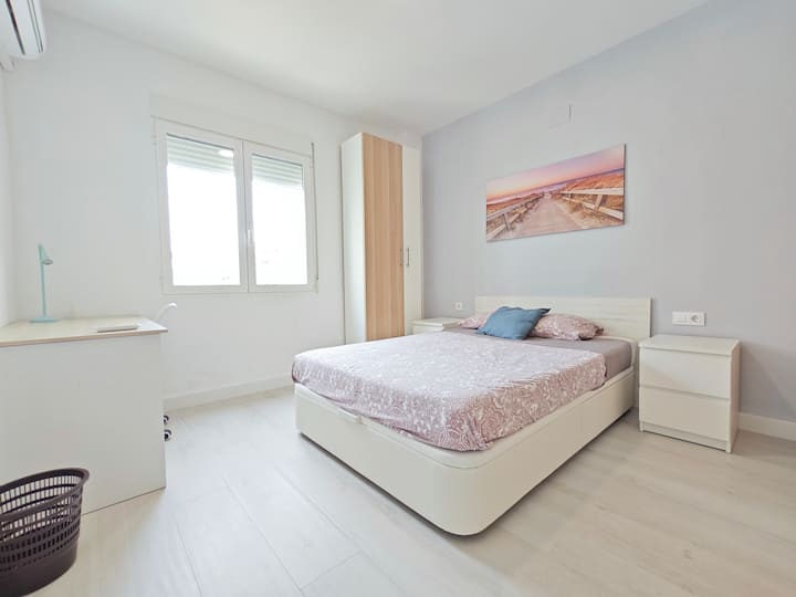 Private Room With Lock And Aa In Valencia - Valencia