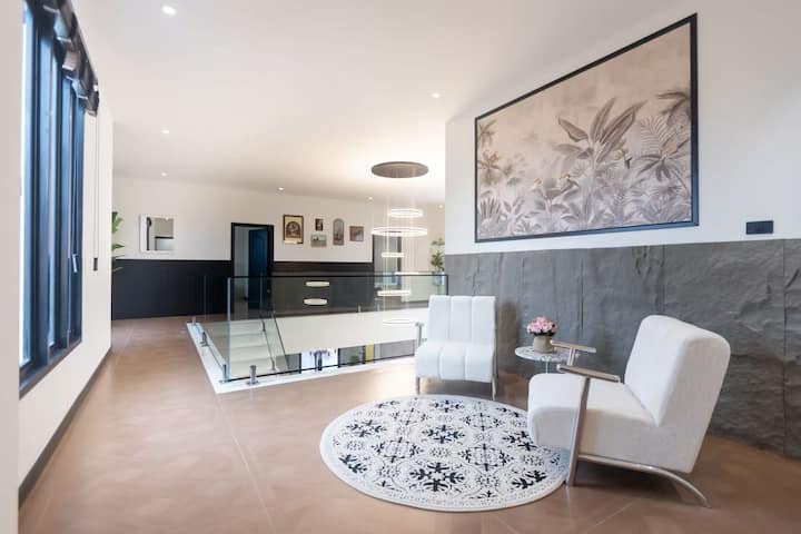 46955市区别墅，生活便利，欢迎你，6间卧室 - Pattaya City