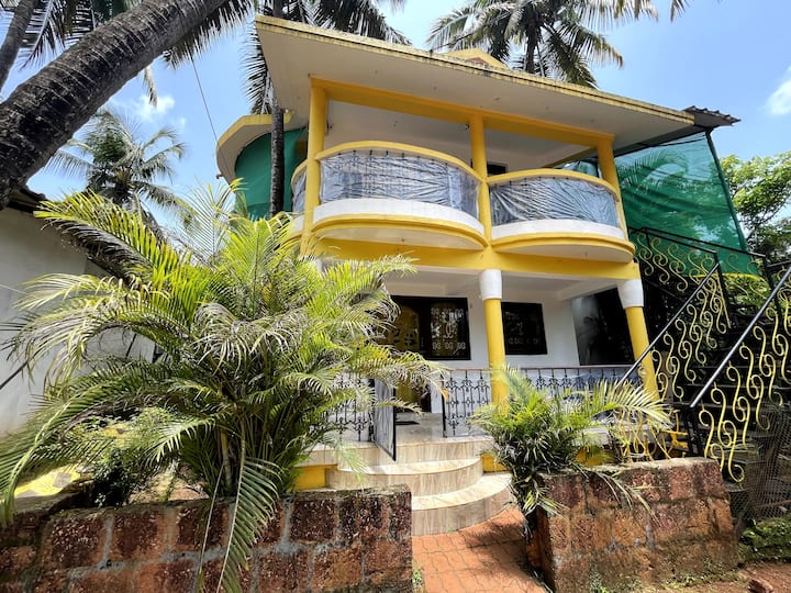 Yellow Villa (4 Bhk) - Curlies By Aurovil - Anjuna