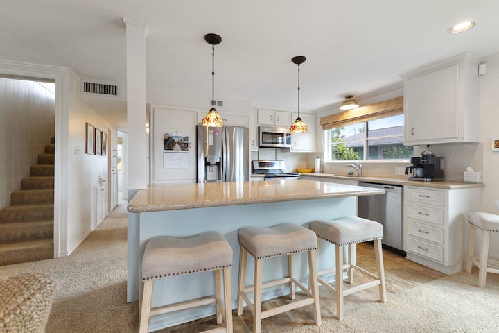 Amazing Canal And Bay Side Home! Sleeps 13! - Jamaica Beach, TX