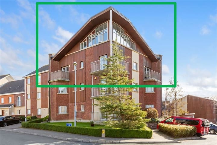 Mountain View Penthouse - Bray