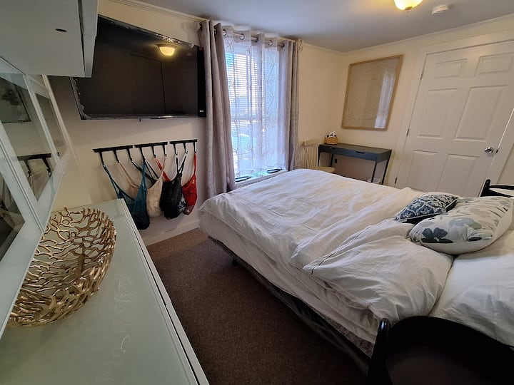 The White Whale - Spa Studio Apt - Bangor, ME
