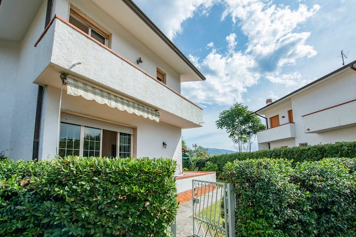Due Pini: Versilia Garden Villa - Marina di Pietrasanta