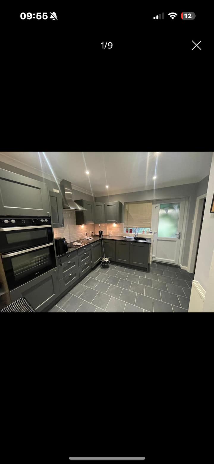 Bedford Home W/ Large Garden - Bedford