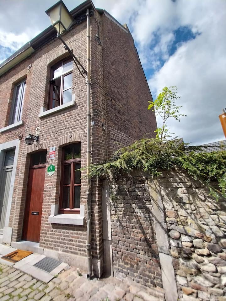 Gîte Citadin "Entre Temps Et Pavés" Au Cœur De Huy - Huy