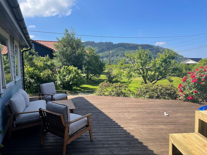 Familievennlig Enebolig Med Hage - Bergen
