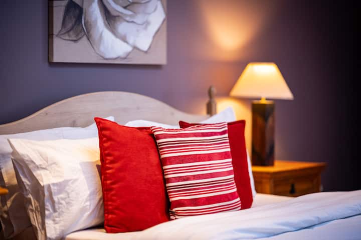 2br Hotel-style Near Beach, Free Parking, Sleeps 4 - Edinburgh