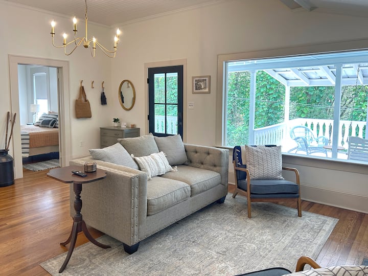 Pine Cottage Private Getaway Downtown Bryson City - Bryson City, NC
