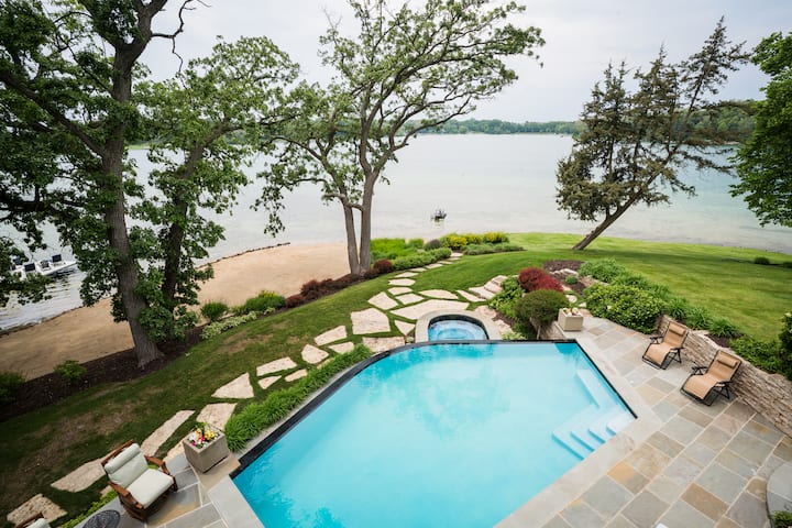 Luxury Lakehouse | Wisconsin - Lake Geneva, WI