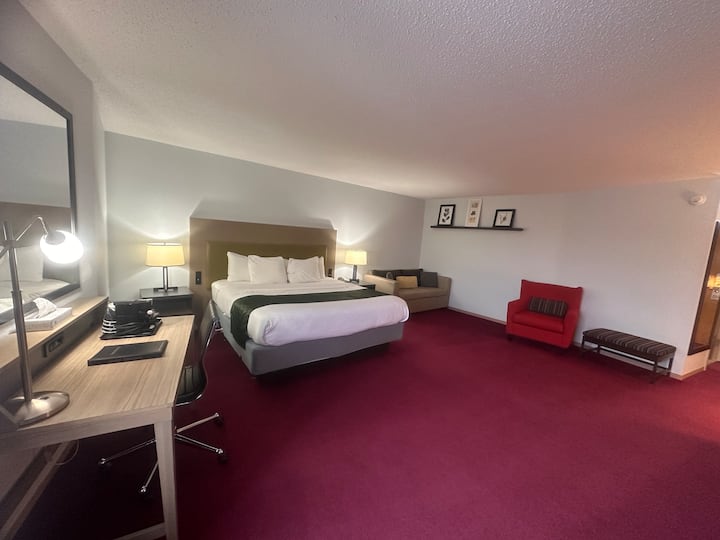 King Suite With Two Sofa Beds - Munising, MI