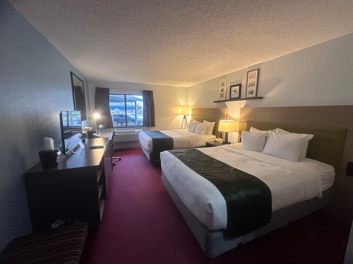 Two Queen Room - Munising, MI