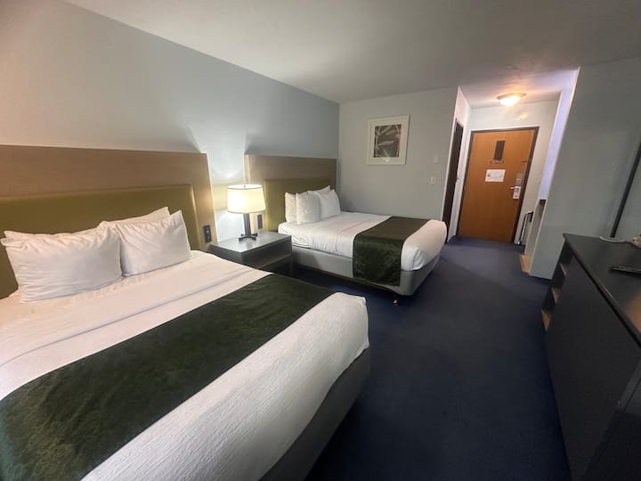 Two Double Room - Munising, MI