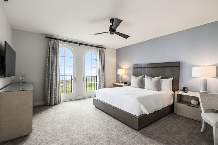 Luxury 2-bedroom Ocean-view Casita Terranea Resort - Rancho Palos Verdes, CA