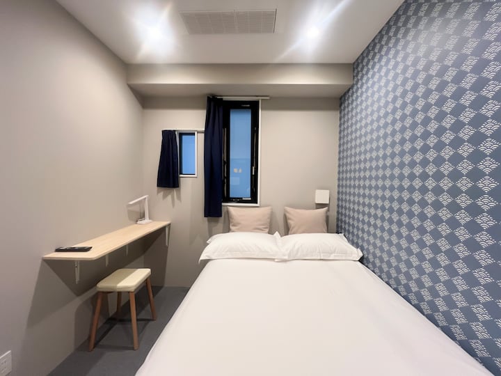 Hostel Hangout- Double Room With Private Bathroom - Osaka, Japan
