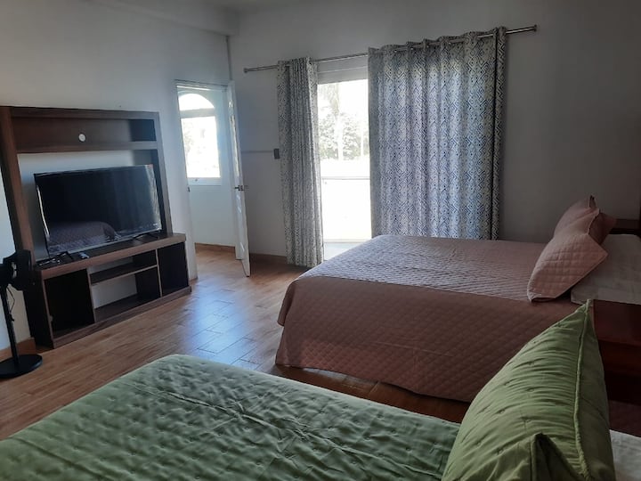 Habitación Moderna Y Tranquila - Santa Rosa
