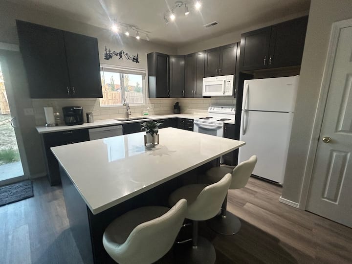 Newly Remodeled Duplex - Eagle Crest, OR