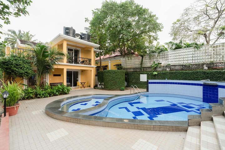 Humblerock(yellow) - 3bhk | 700m To Beach L Bkfast - Goa