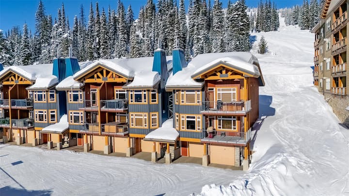 Beautiful Ski-in & Out Townhouse - Big White Ski Resort, BC