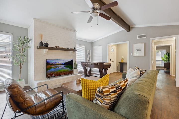 Family-friendly 3br • Games & King Suite - Love Field - Dallas