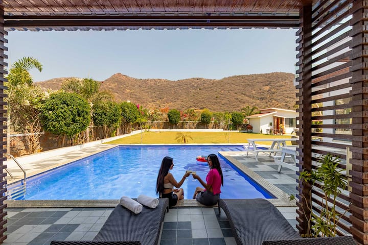 6 Bhk Modern Villa W/pool + Scenic View + Lawn - Udaipur
