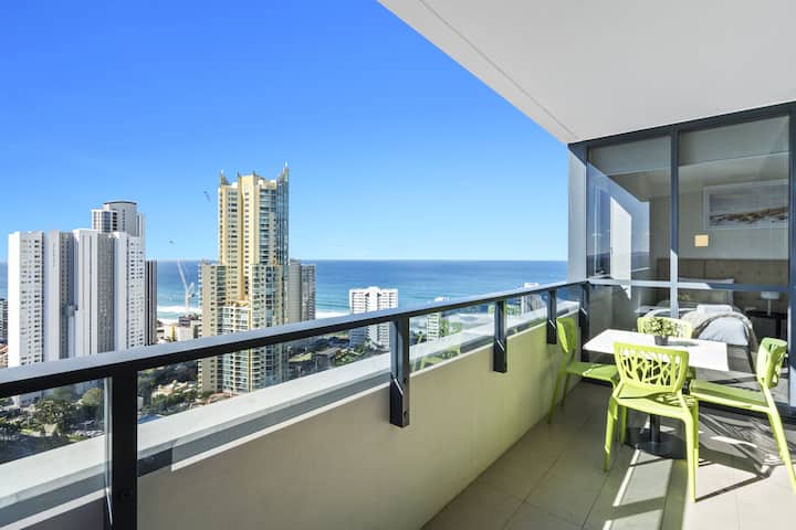 Lovely 2 Bedroom 2 Bathroom Unit With Ocean View - Surfers Paradise