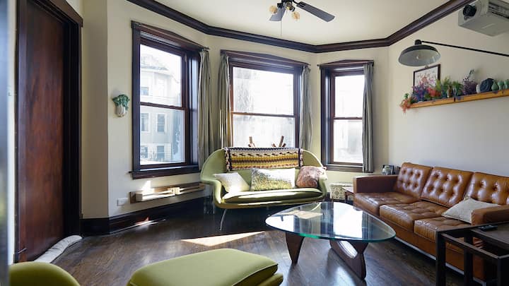 Logandale Hideaway - Chicago, IL