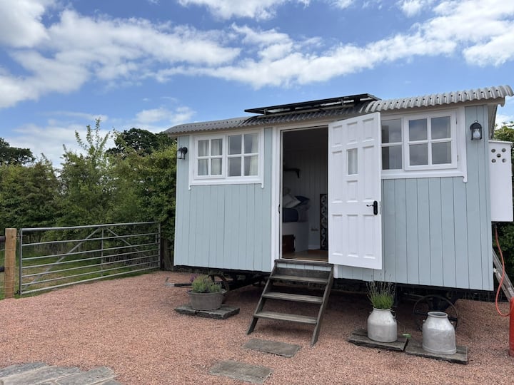 The Meadows Hut Alvington - Chepstow