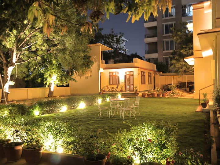 Peaceful Garden Home | 2br W/ Sitout | Bani Park - Jaipur