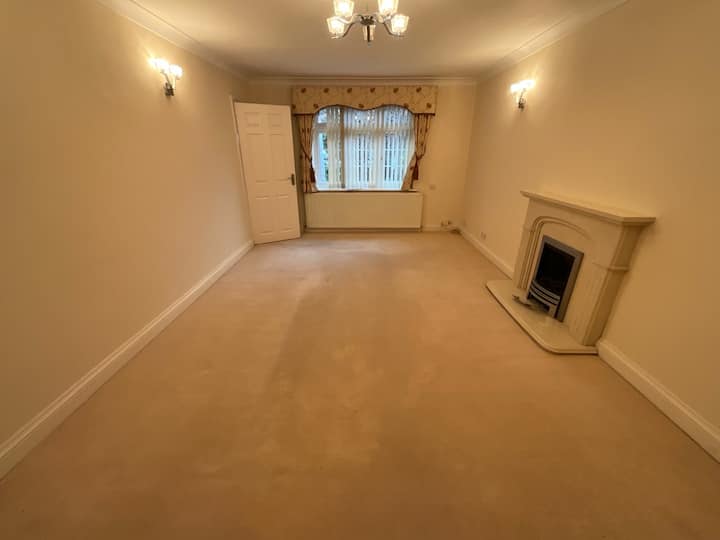 Cosy Home In A Cul-de-sac - Slough
