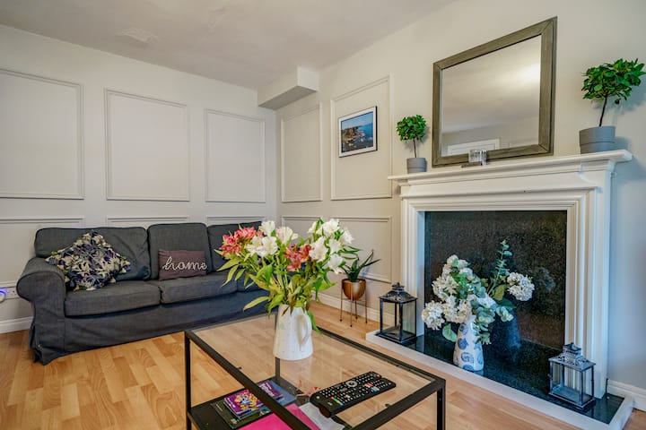 Lovely 4 Bedroom Central House - Belfast