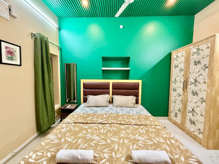 Chic 1rk Studio With Kitchen In Ballygunge - Kolkata