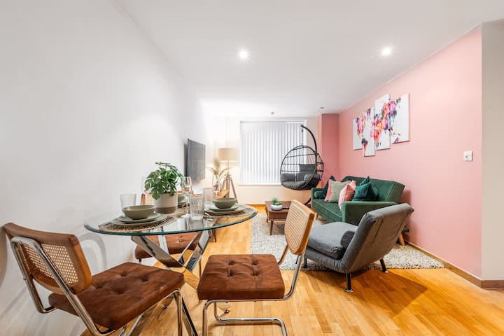 City Luxe Stay • 2br • 2 Bath • Sleeps 7 Guests - Liverpool